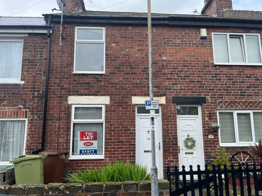 2 bed terraced house to rent in Carleton View, Pontefract WF8, £750 pcm ...