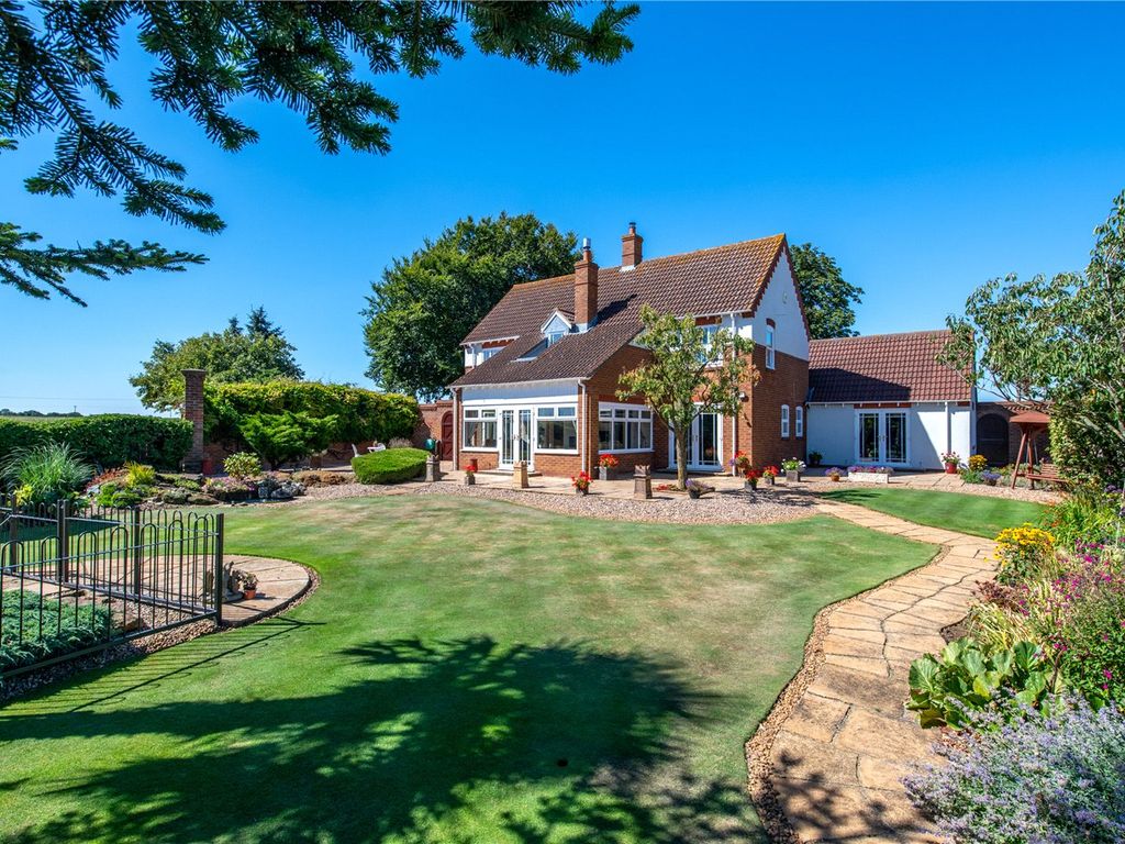 4 bed detached house for sale in Roxholme Road, Leasingham, Sleaford ...