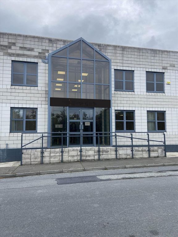 Serviced office to let in Mercham House, 25 - 27 The Burroughs, London ...