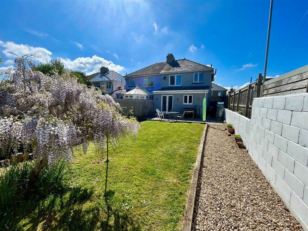 3 Bed Semi Detached House For Sale In Robers Road Kingsteignton
