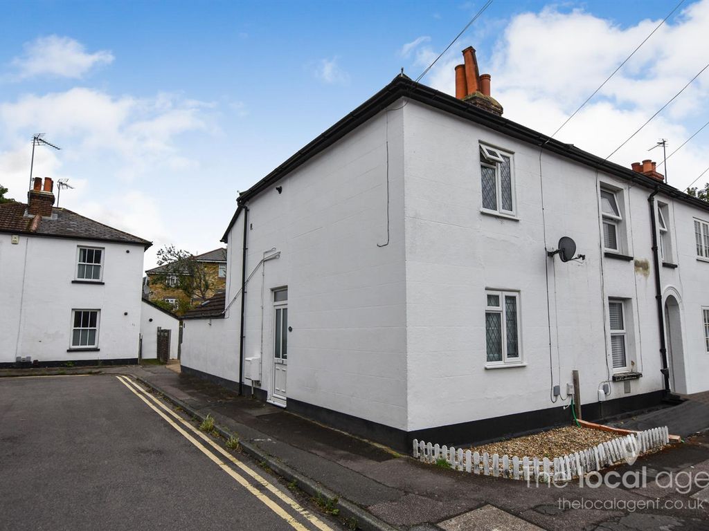 1 bed flat for sale in Adelphi Road, Epsom KT17, £190,000 - Zoopla