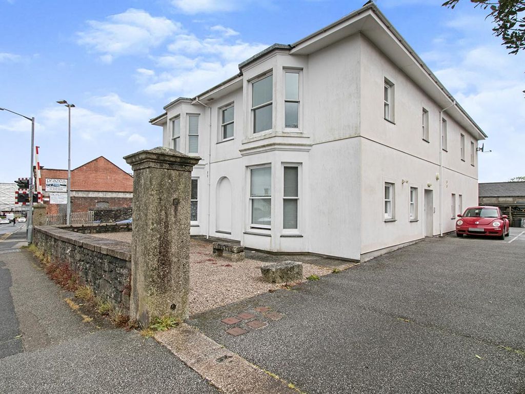2 bed flat for sale in Trevu Road, Camborne, Cornwall TR14 - Zoopla