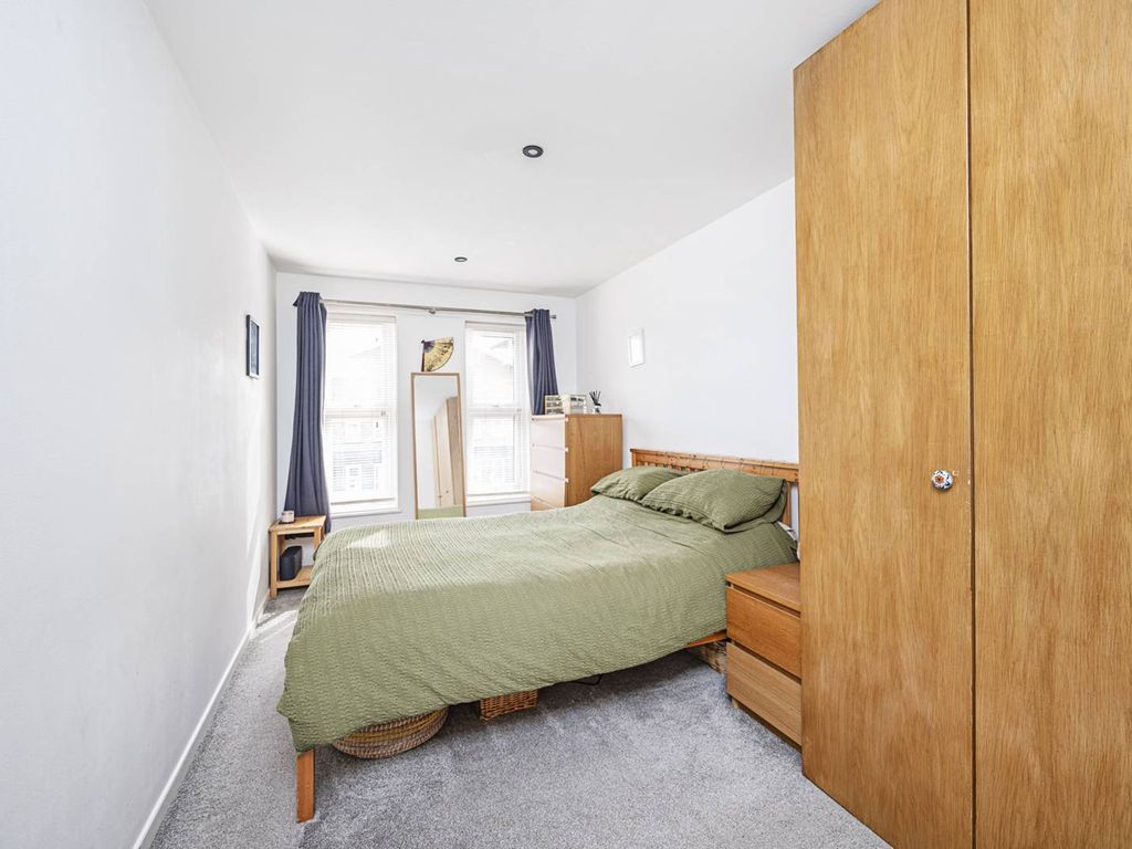 2 bed flat to rent in Leabank Square, Hackney, London E9, £3,000 pcm - Zoopla