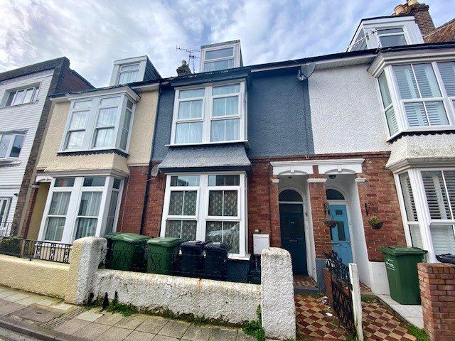 2 bed flat for sale in Florence Road, Southsea, Hampshire PO5, £135,000 ...