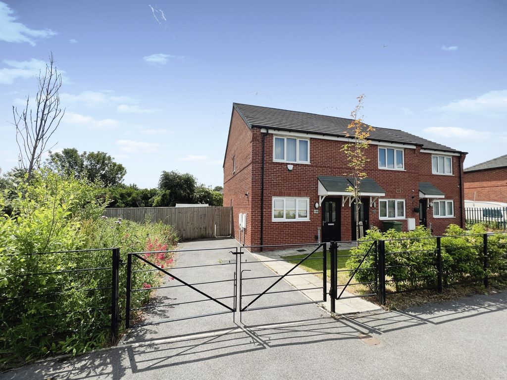 2 Bed Semi Detached House For Sale In Thorpe Road Middleton Leeds