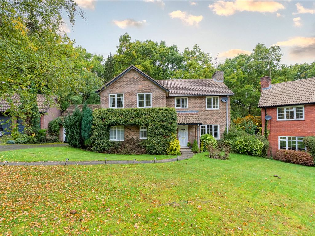 4 bed detached house for sale in Woodland Rise, Studham, Dunstable ...