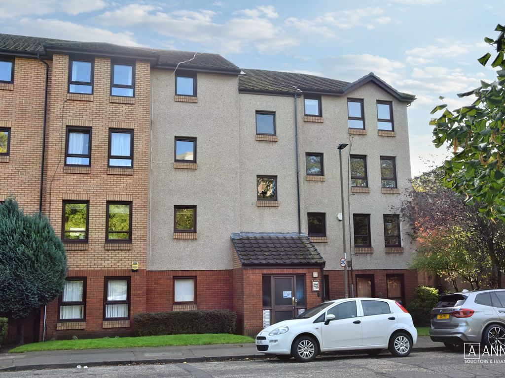 2 bed flat for sale in 44/5 Restalrig Drive, Restalrig EH7, £160,000 ...