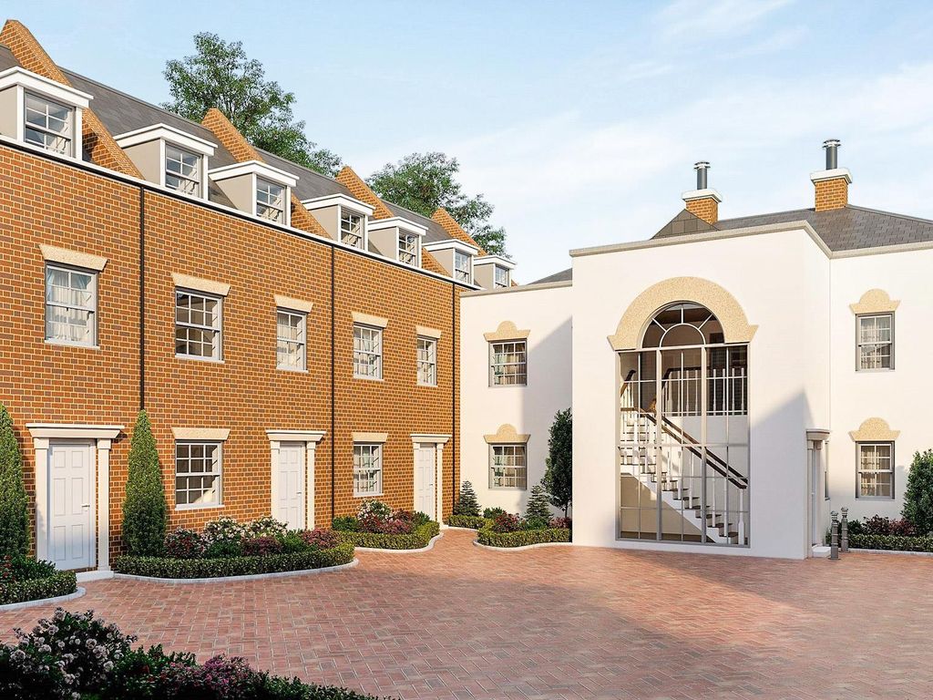 3 bed property to rent in Old Clinic Place, Braintree CM7, £1,600 pcm ...