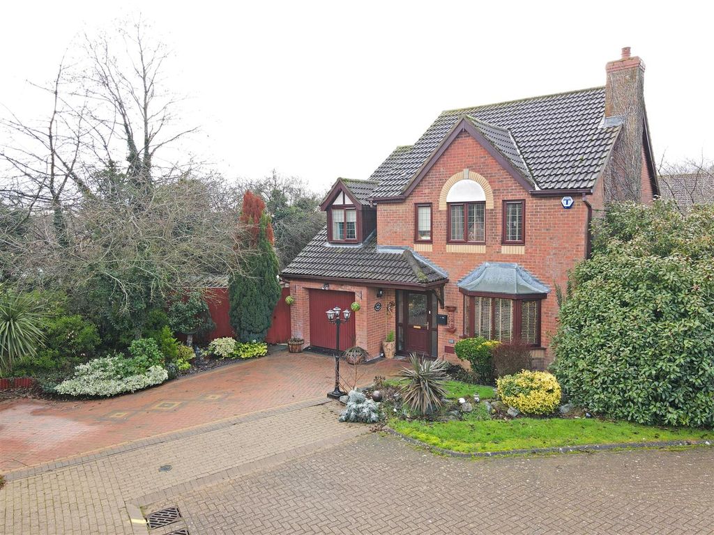 4 bed detached house for sale in Mayer Gardens, Shenley Lodge, Milton ...