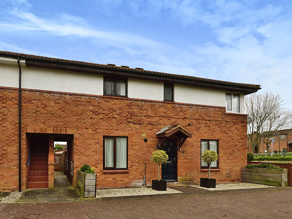 1 Bed Maisonette For Sale In The High Street Two Mile Ash Milton