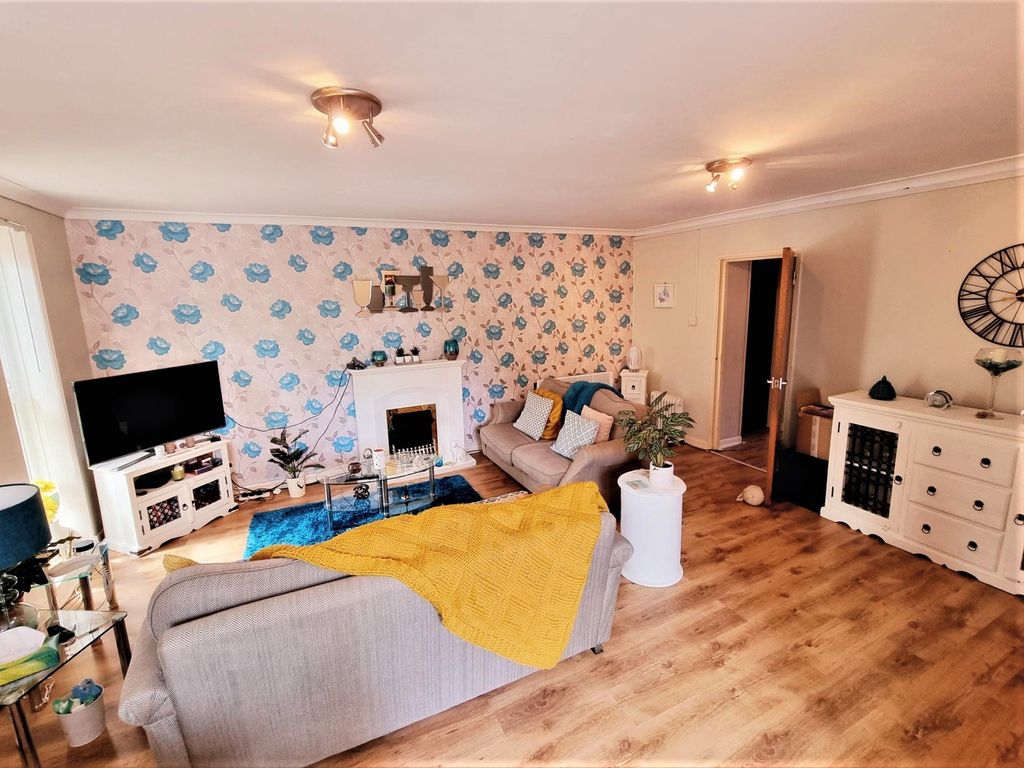 2 bed flat for sale in Frogmore, Fareham PO14 - Zoopla