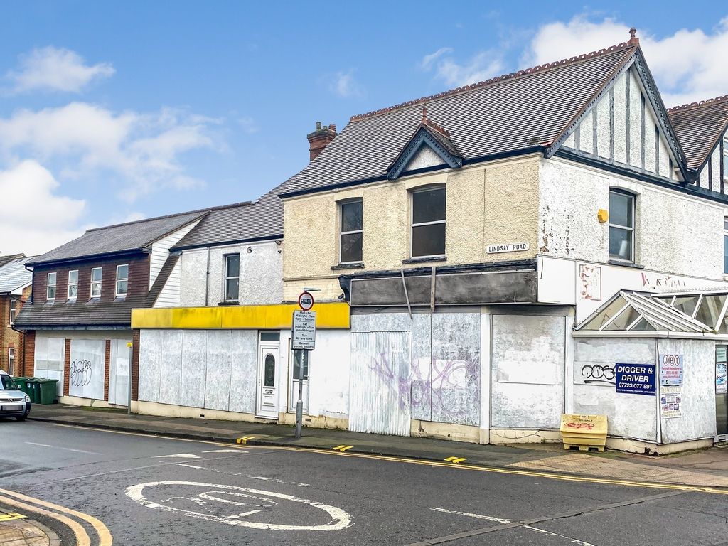 Property for sale in Cheam Common Road, Worcester Park KT4, £250,000 ...