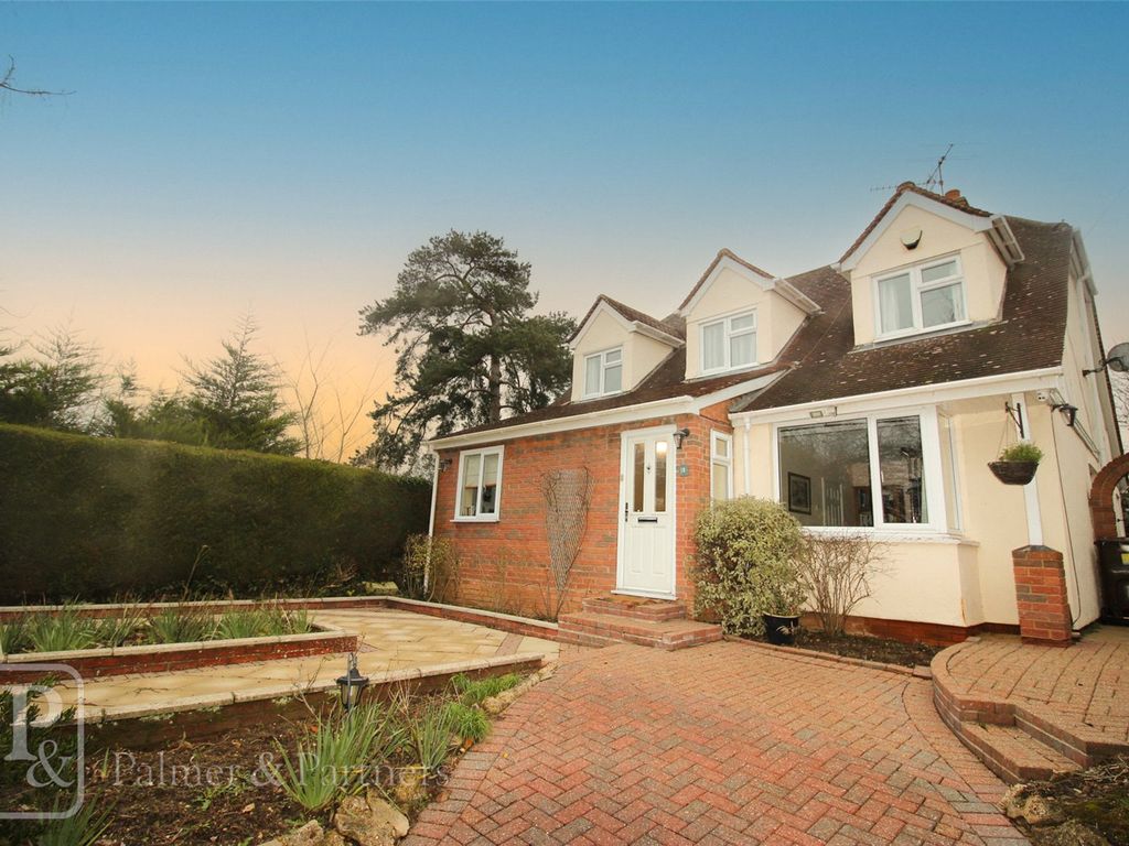 4 Bed Detached House To Rent In Glen Avenue Colchester Essex Co3 £