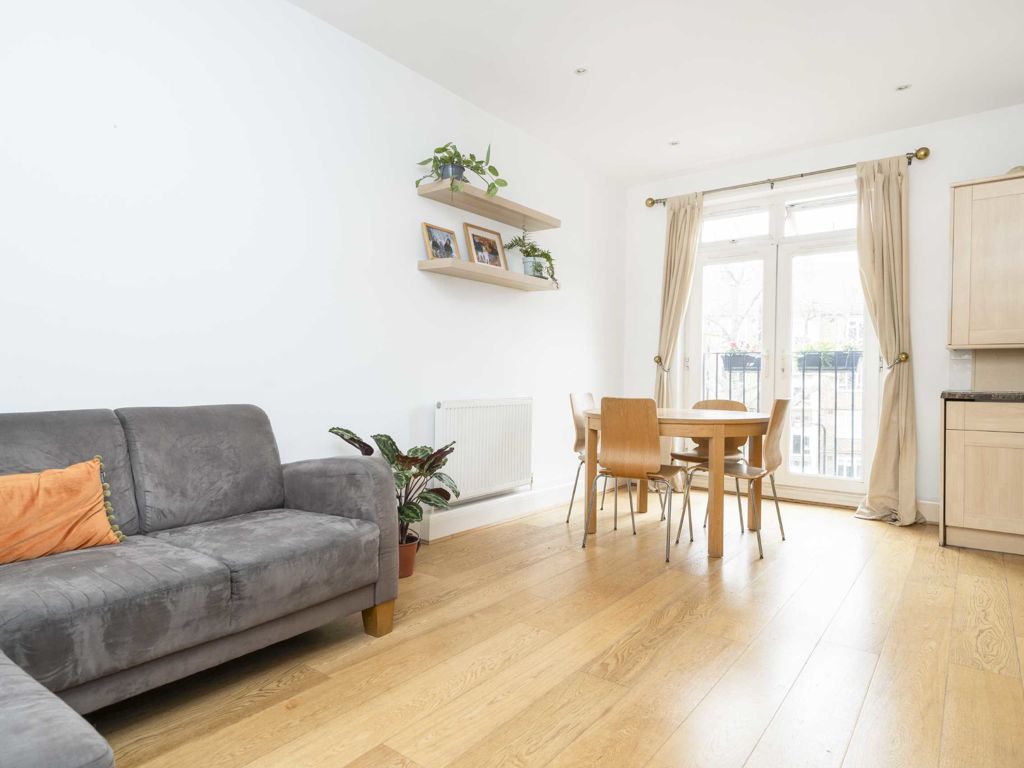 2 bed flat to rent in Goldsmiths Row, London E2, £2,349 pcm - Zoopla