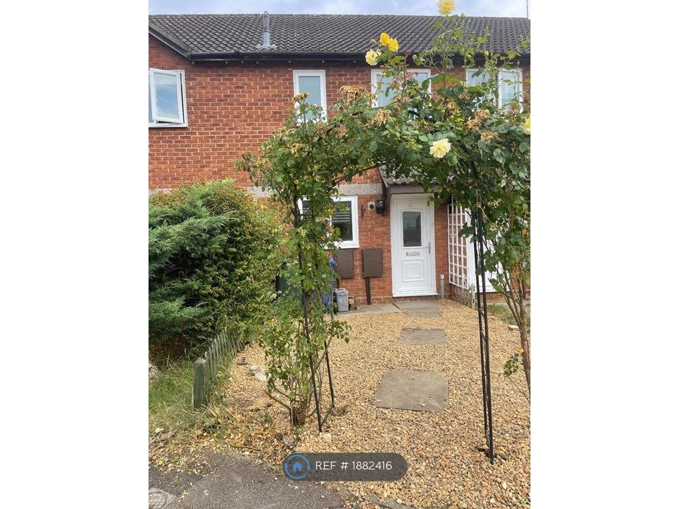 2 bed terraced house to rent in Kestrel Way, Bicester OX26, £1,250 pcm ...