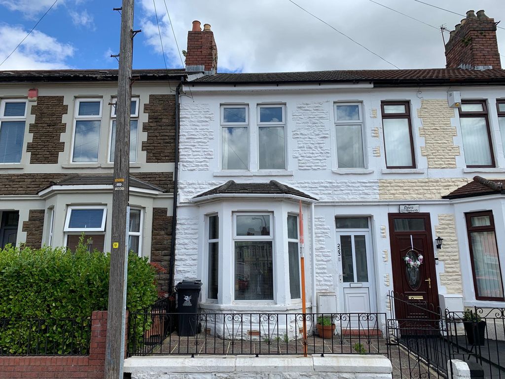 3 bed property to rent in Moorland Road, Splott, Cardiff CF24, £1,350 ...