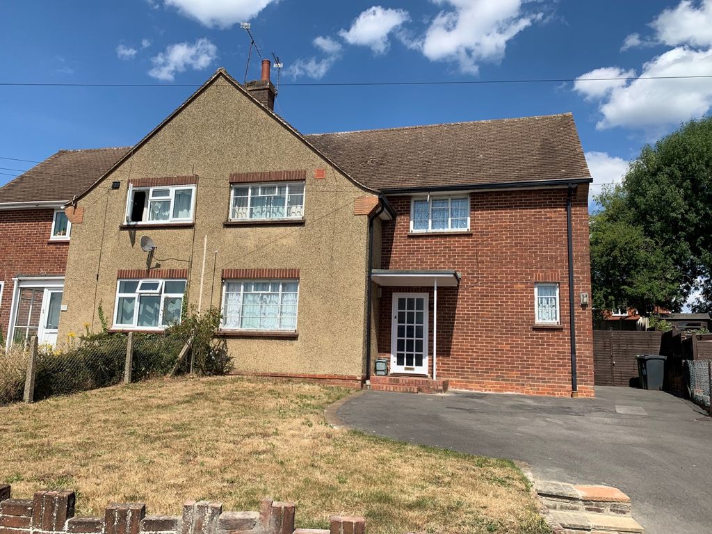 3 Bed Semi Detached House To Rent In Worsley Road Frimley Camberley