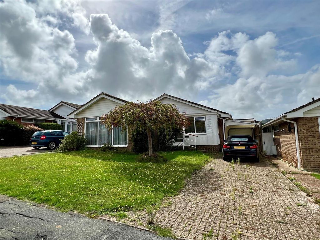 3 Bed Detached Bungalow For Sale In Seven Sisters Road Willingdon