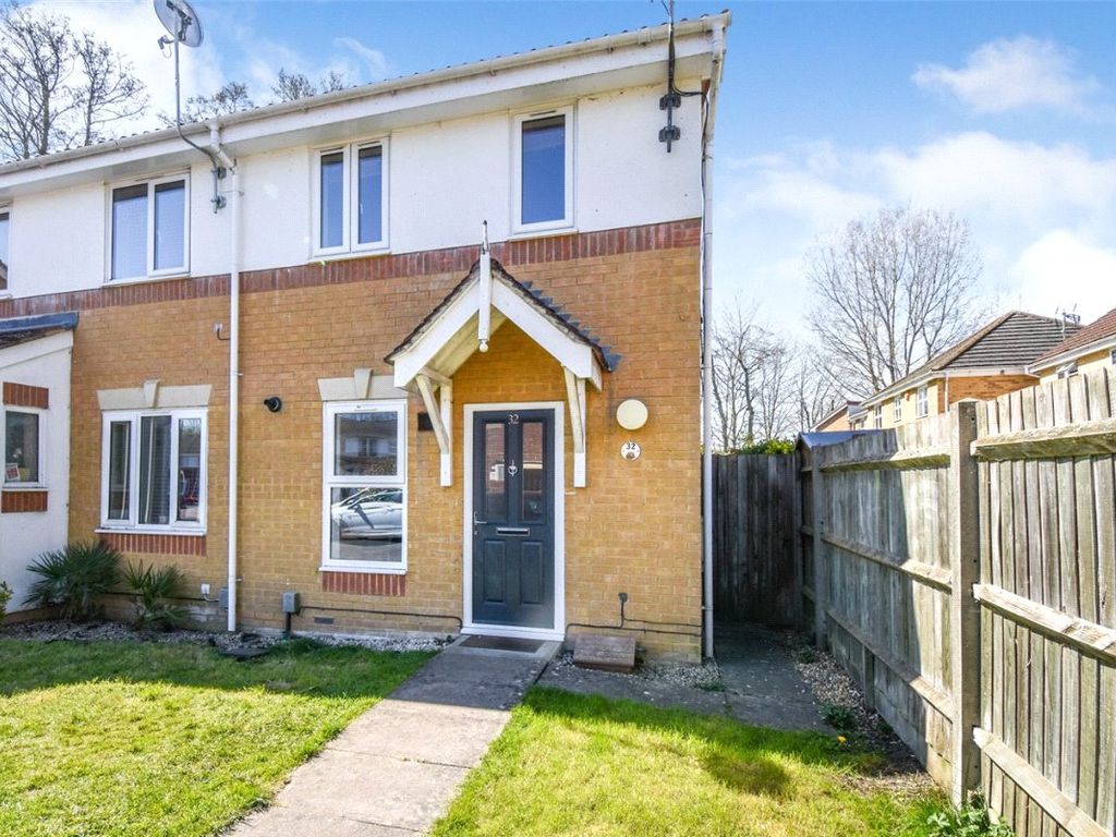 2 Bed End Terrace House To Rent In Tarn Close Farnborough Hampshire