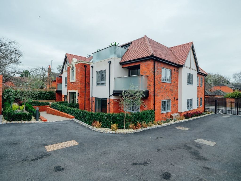 New home, 3 bed flat for sale in Forge Place, Henley In Arden B95, £ ...