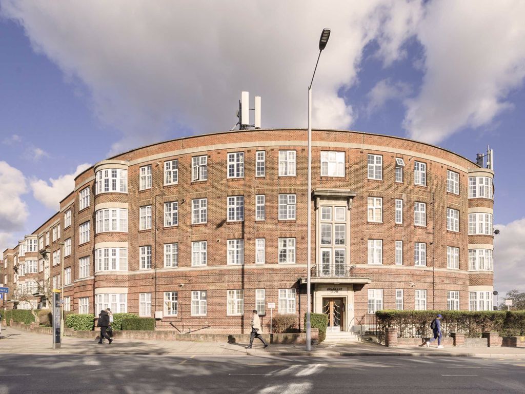 2 bed flat for sale in Quadrant Close, The Burroughs, London NW4 - Zoopla
