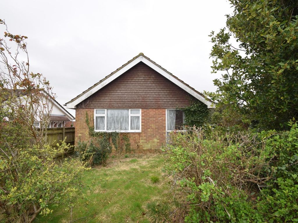 2 Bed Detached Bungalow For Sale In Pinewood Close Eastbourne Bn22 £
