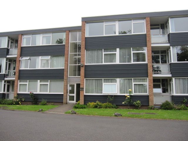 2 bed flat to rent in Hampton Lane, Solihull B91, £895 pcm - Zoopla