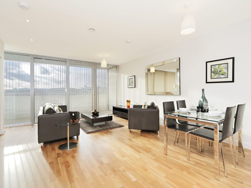 2 bed flat to rent in Colonial Drive, Bollo Lane, London W4, £2,925 pcm ...