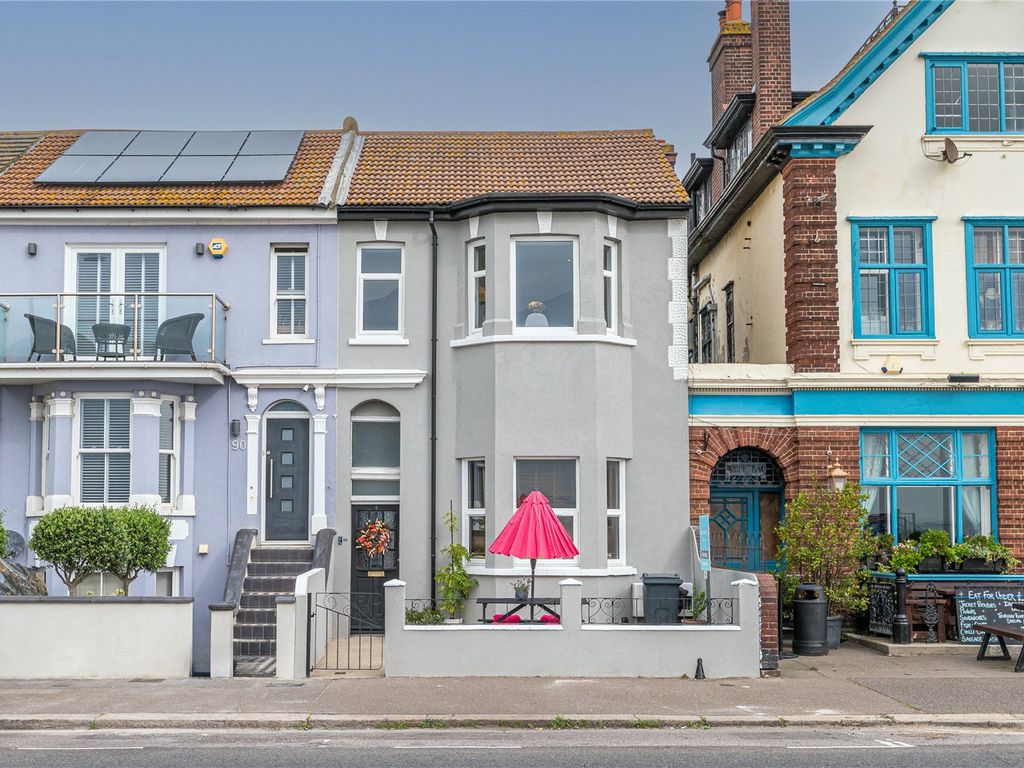 2 bed flat for sale in Eastern Esplanade, Southend-On-Sea, Essex SS1, £ ...