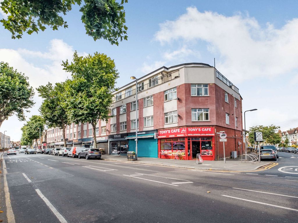 2 bed flat for sale in High Road Leyton, London E10 - Zoopla