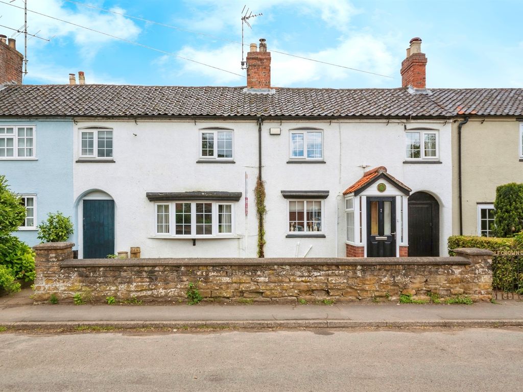 3 bed property for sale in Rosy Row, Woolsthorpe, Grantham NG32, £ ...