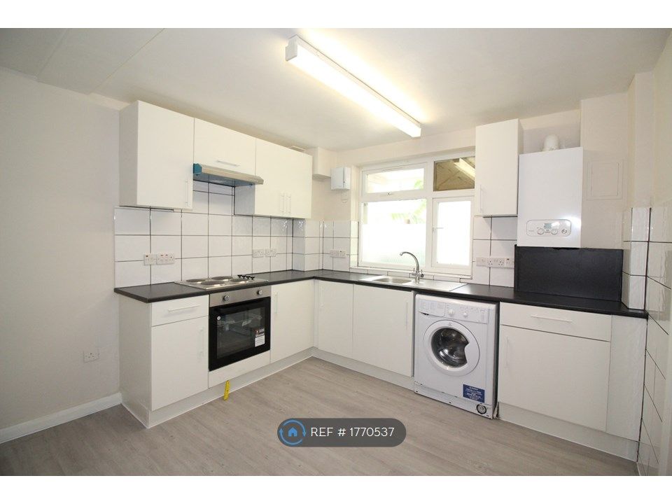 3 bed maisonette to rent in Trellis Square, London E3 - Zoopla