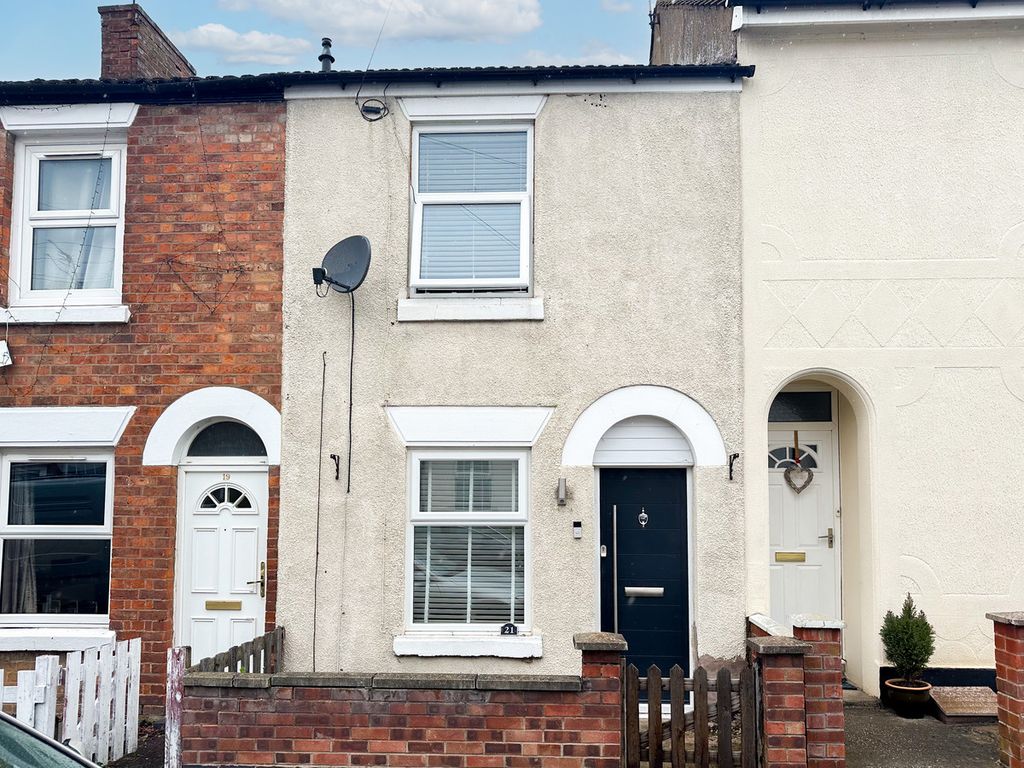 2 bed terraced house for sale in Victoria Street, Rugby CV21 - Zoopla