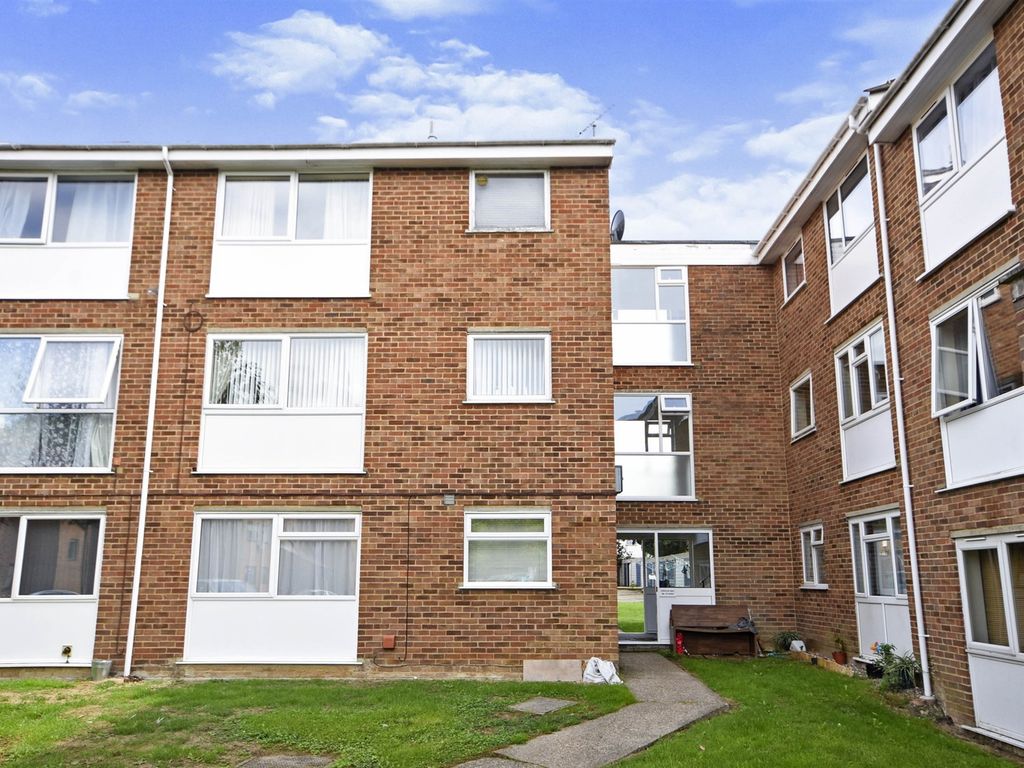 2 bed flat for sale in Crocus Way, Springfield, Chelmsford CM1 - Zoopla
