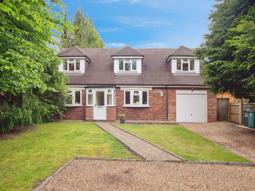 4 bed detached house for sale in North Orbital Road, Watford WD25, £ ...