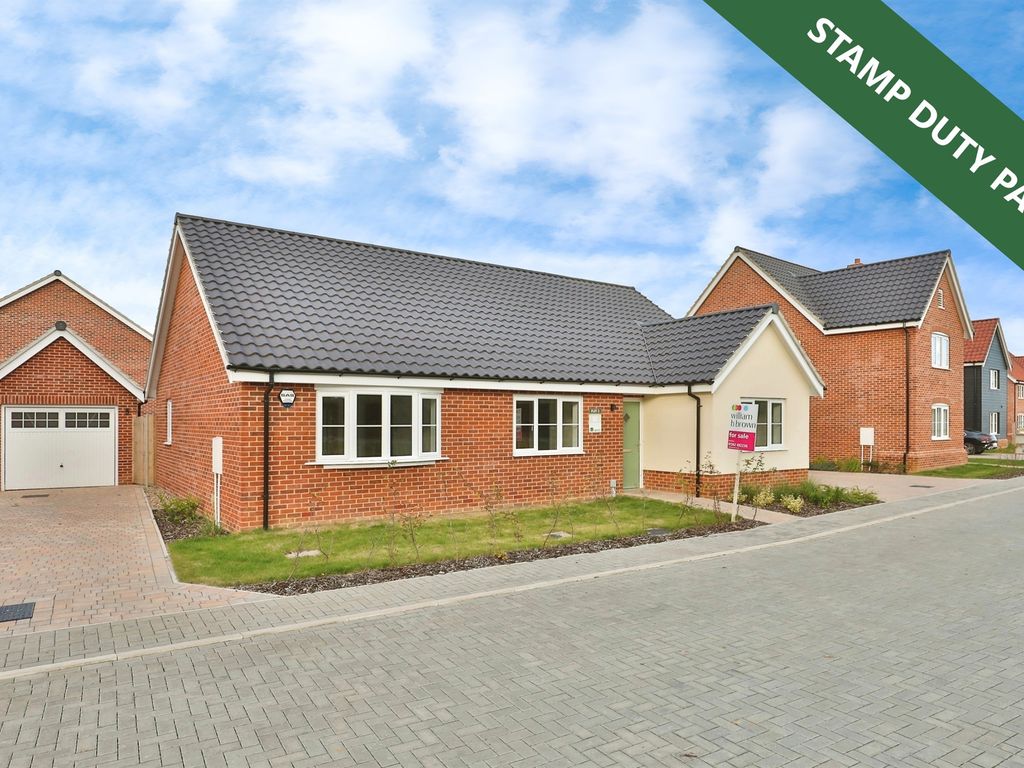 New home, 3 bed detached bungalow for sale in Norwich Road, Yaxham ...