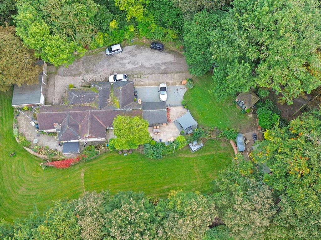 2 Bed Semi Detached Bungalow For Sale In Eaves Lane Bucknall Stoke On