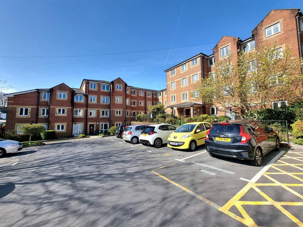 1 bed flat for sale in Maxime Court, Sketty, Swansea SA2, £82,000 - Zoopla
