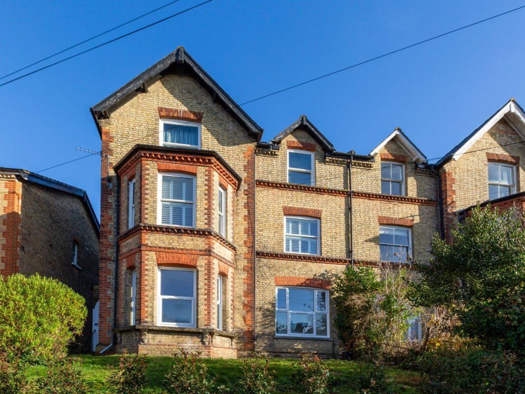 3 bed flat to rent in Granville Road, Sevenoaks, Kent TN13, £2,450 pcm - Zoopla