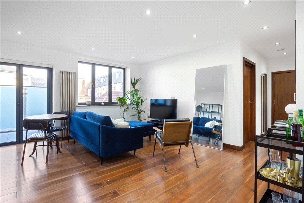 2 bed flat for sale in High Road Leyton, Leyton, London E10 - Zoopla