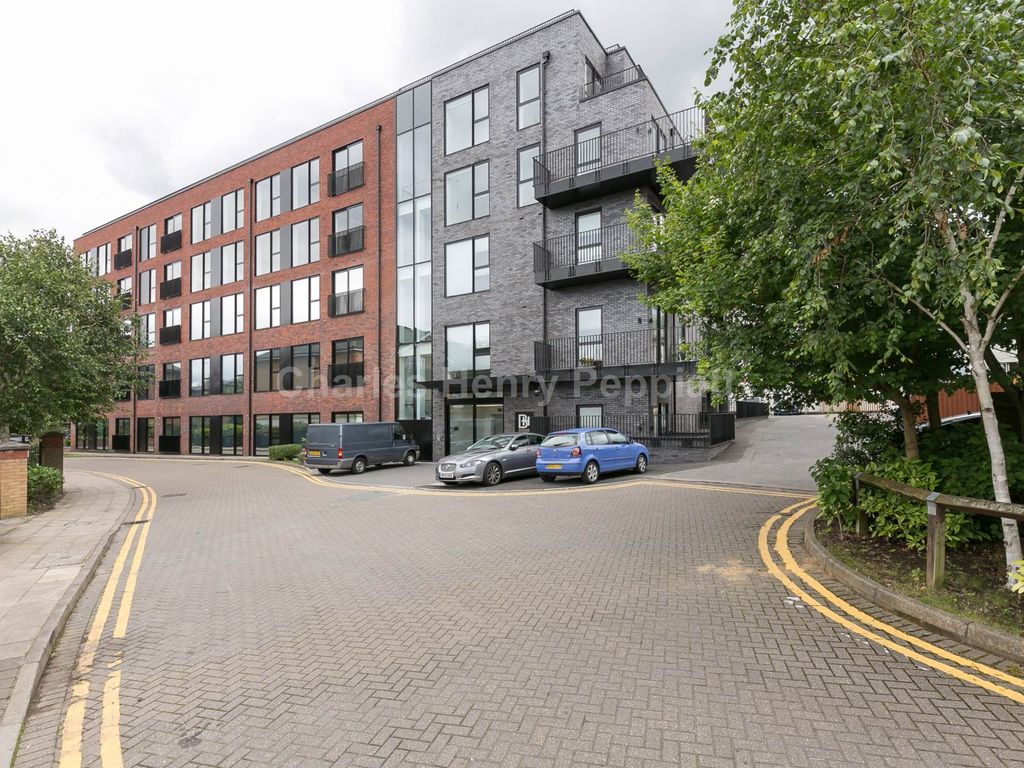 New home, 3 bed penthouse for sale in Dudley House, Pickard Close N14 ...