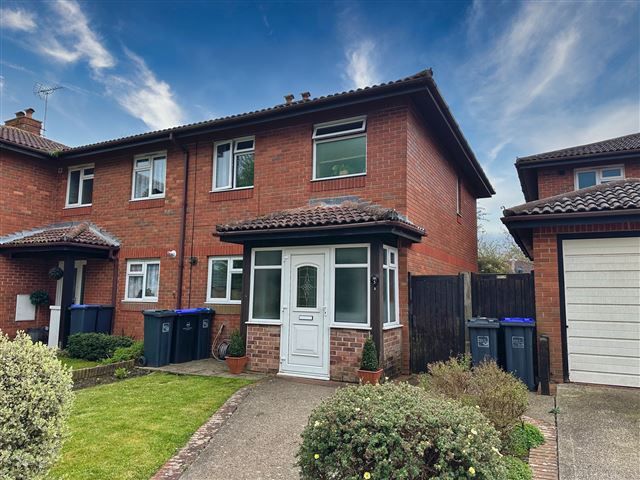 3 bed end terrace house for sale in Deerswood Close, Durrington ...
