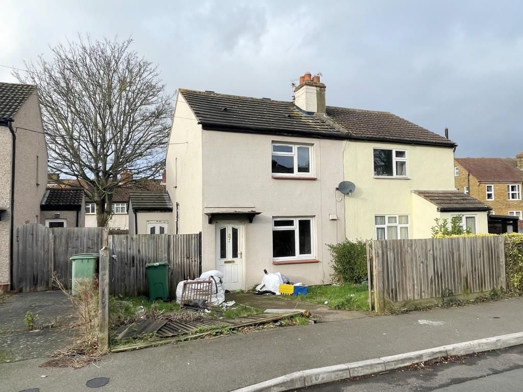 3 Bed Semi Detached House For Sale In 4 Coombe Road Maidstone Kent