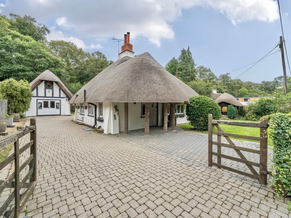 3 Bed Detached House For Sale In Kingsclere Salisbury Road Romsey