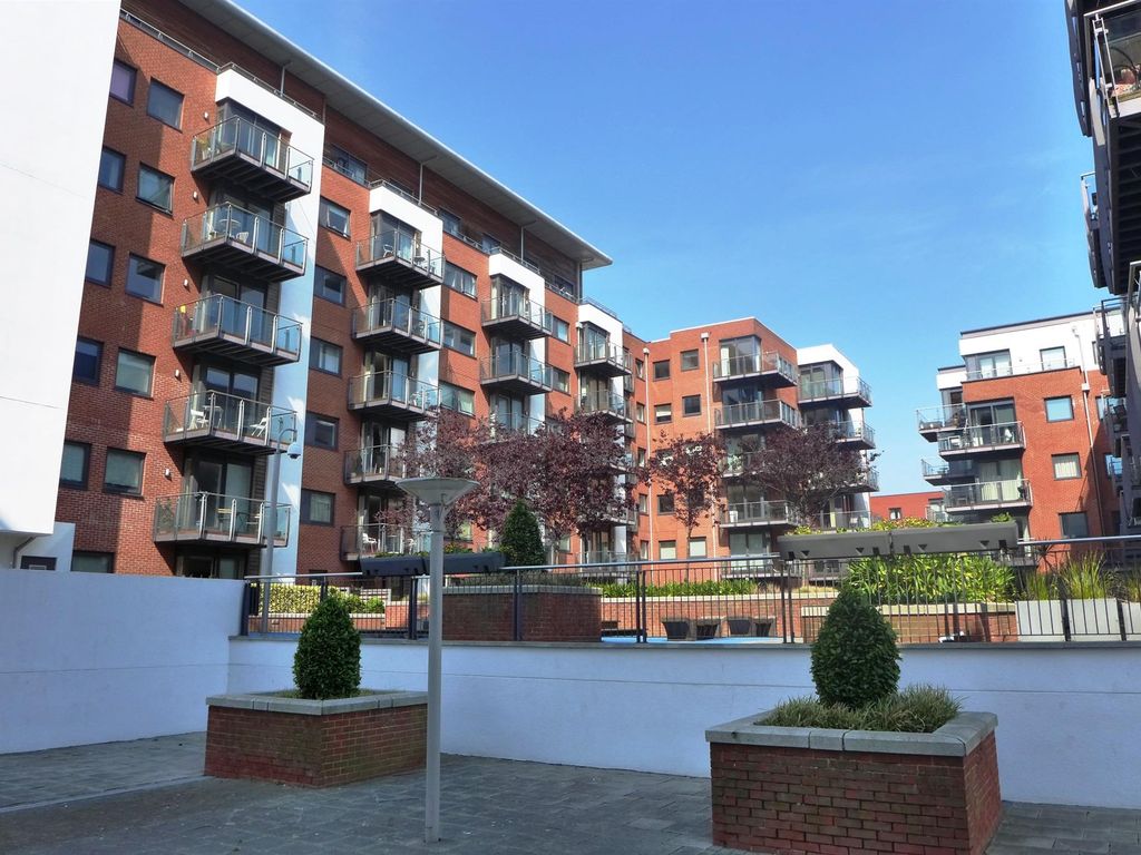 1 bed flat to rent in Channel Way, Ocean Village, Southampton SO14 - Zoopla