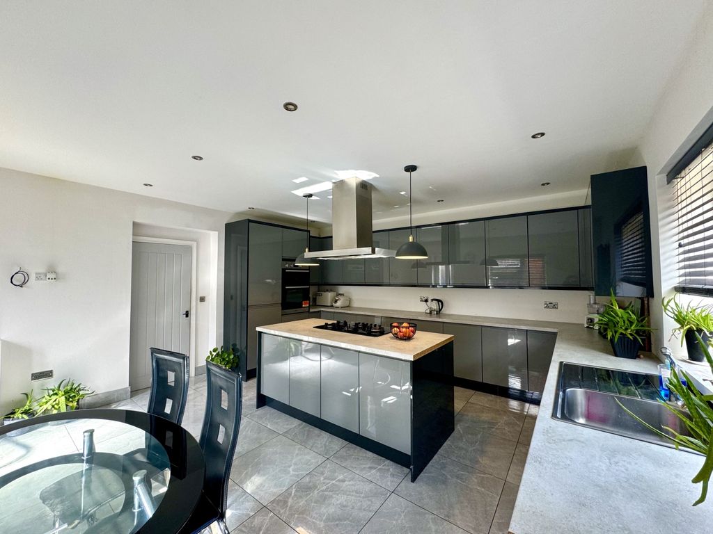 3 bed bungalow to rent in Oakes Street, Sheffield, South Yorkshire S9 ...