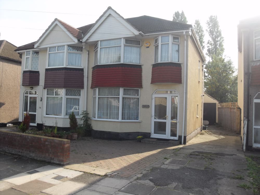 3 Bed Semi Detached House To Rent In Northolt Middlesex Ub5 £2 000