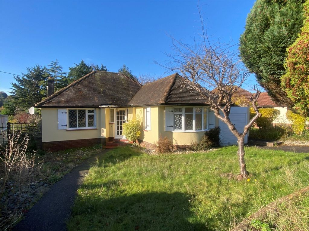3 Bed Bungalow For Sale In Cissbury Gardens Findon Valley Worthing