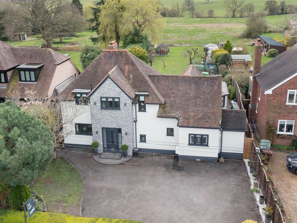 4 bed detached house for sale in Birmingham Road, Bordesley, Redditch ...