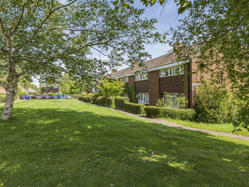 3 bed end terrace house for sale in Linnet Walk, Hatfield AL10, £ ...